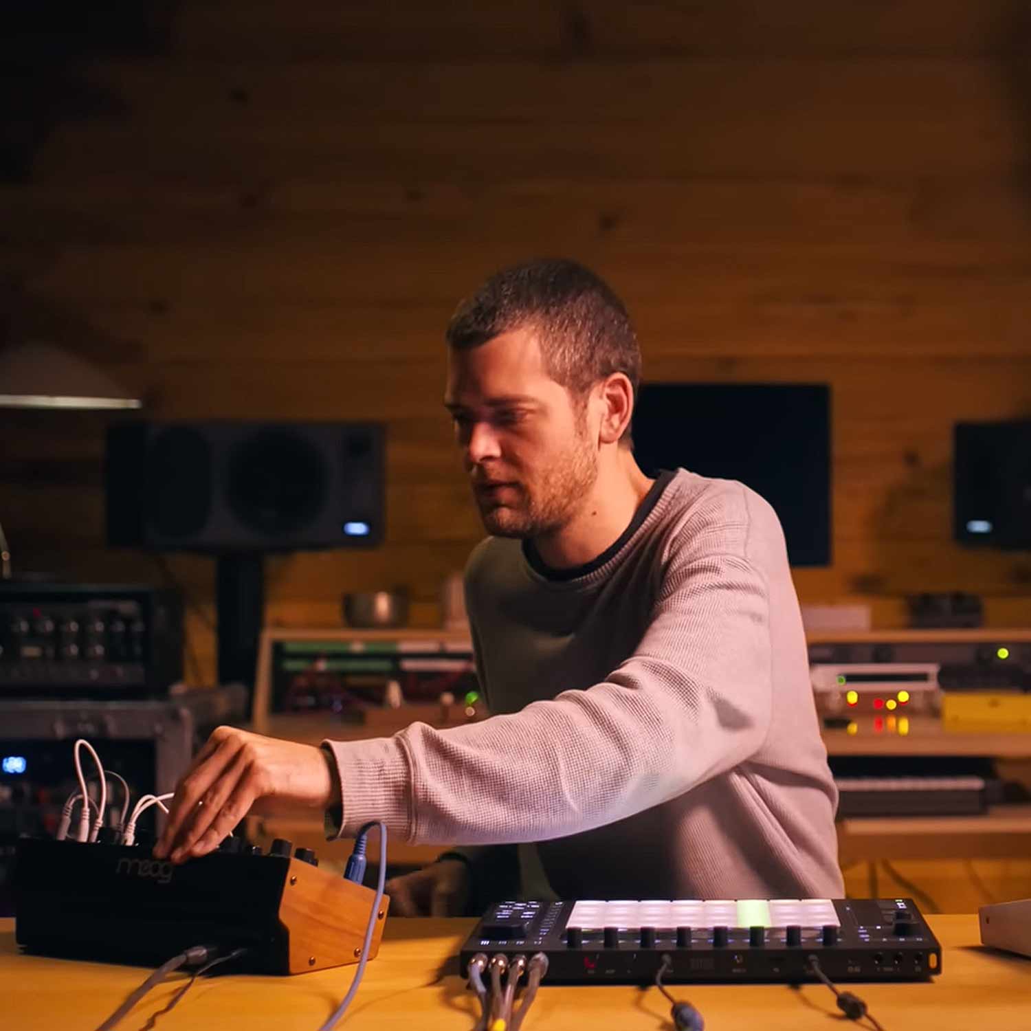 Ableton Push 3 Standalone Midi DAW Controller Fiyatı - Elit Müzik Ableton Push 3 Standalone Midi DAW Controller Fiyatı - Elit Müzik